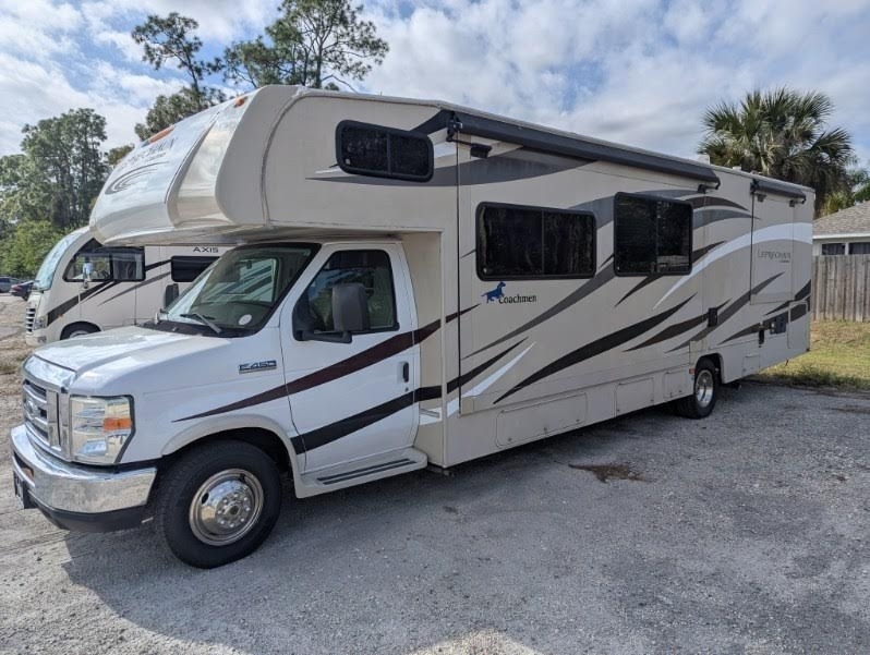 2018 Coachmen Leprechaun 319MB Class C RV 1FDXE4FS0HDC37913 - Vehicle ...