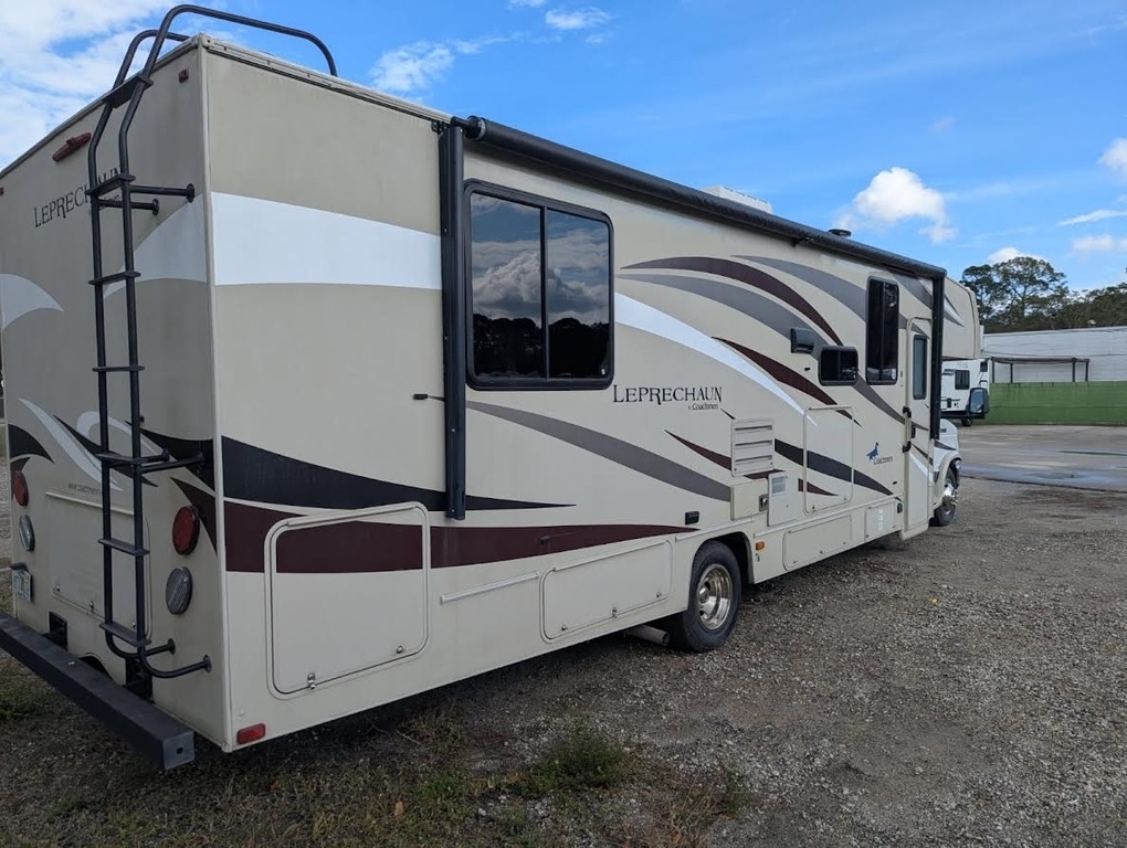 2018 Coachmen Leprechaun 319MB Class C RV 1FDXE4FS0HDC37913 - Vehicle ...