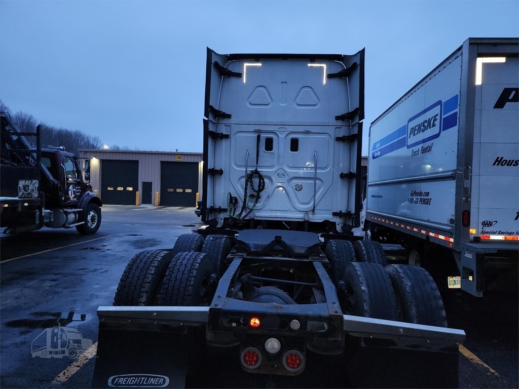 2016 Freightliner Cascadia 125 Detroit DD12 3AKJGLD51GSHS0343 - Vehicle ...