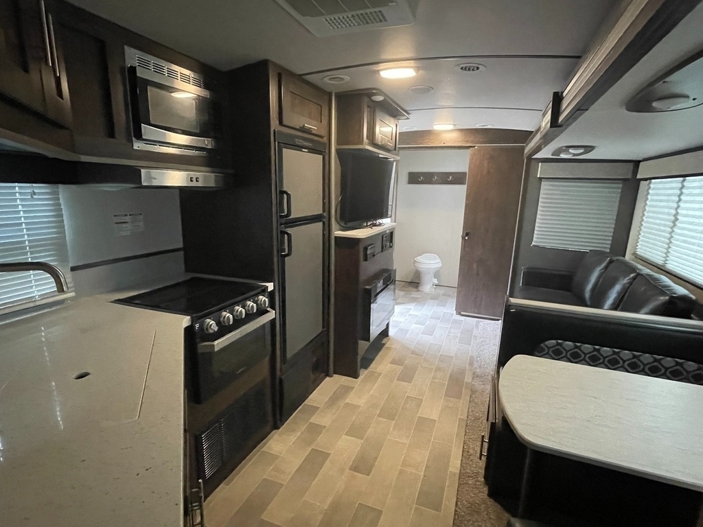 2018 Cruiser RV Radiance Ultra Lite R-25RB 5RXFB302XK2402281 - Vehicle ...