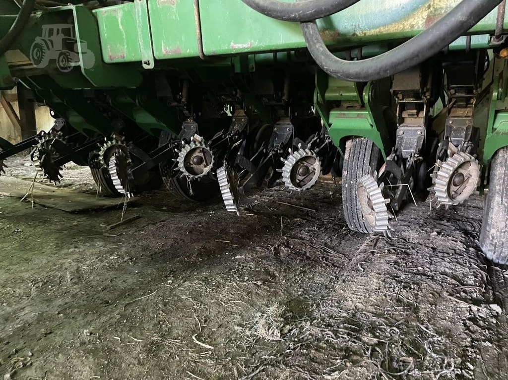 Great Plains YP625A-12TR Planter - Vehicle Selling Solutions FSBO ...