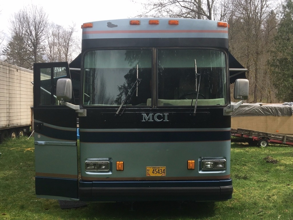 1973 MCI-8 Luxury Edition Bus Conversion S10330 - Vehicle Selling ...