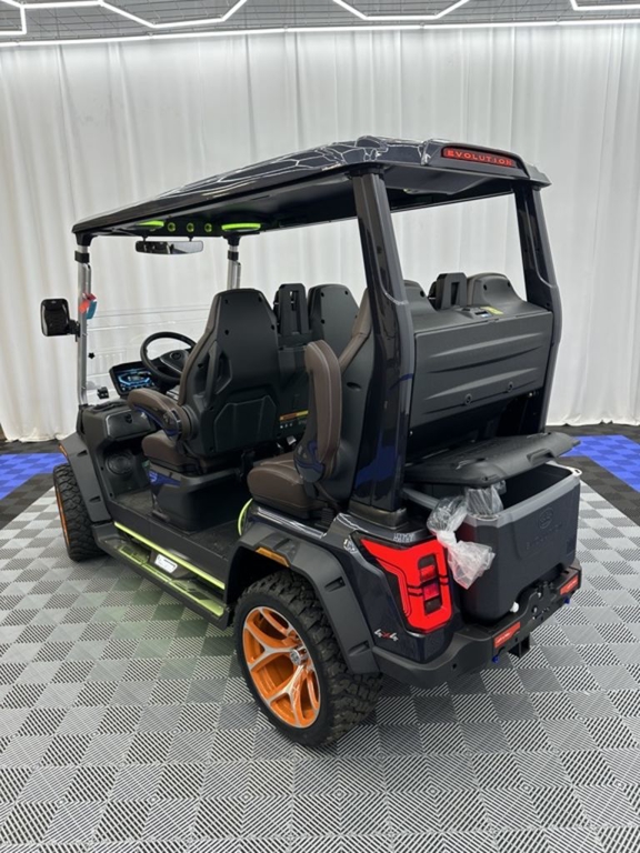 2025 Evolution D-Max XT4 | CartFinder