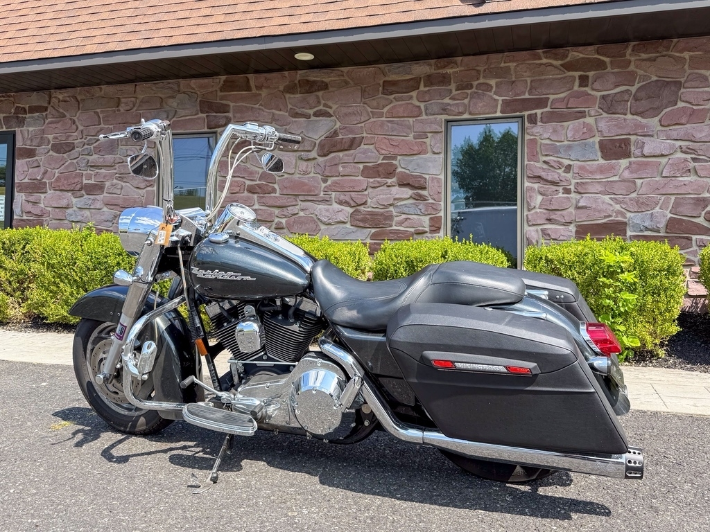 2006 Harley-Davidson Road King Custom FLHRSI Extras! Low Miles! Chrome ...