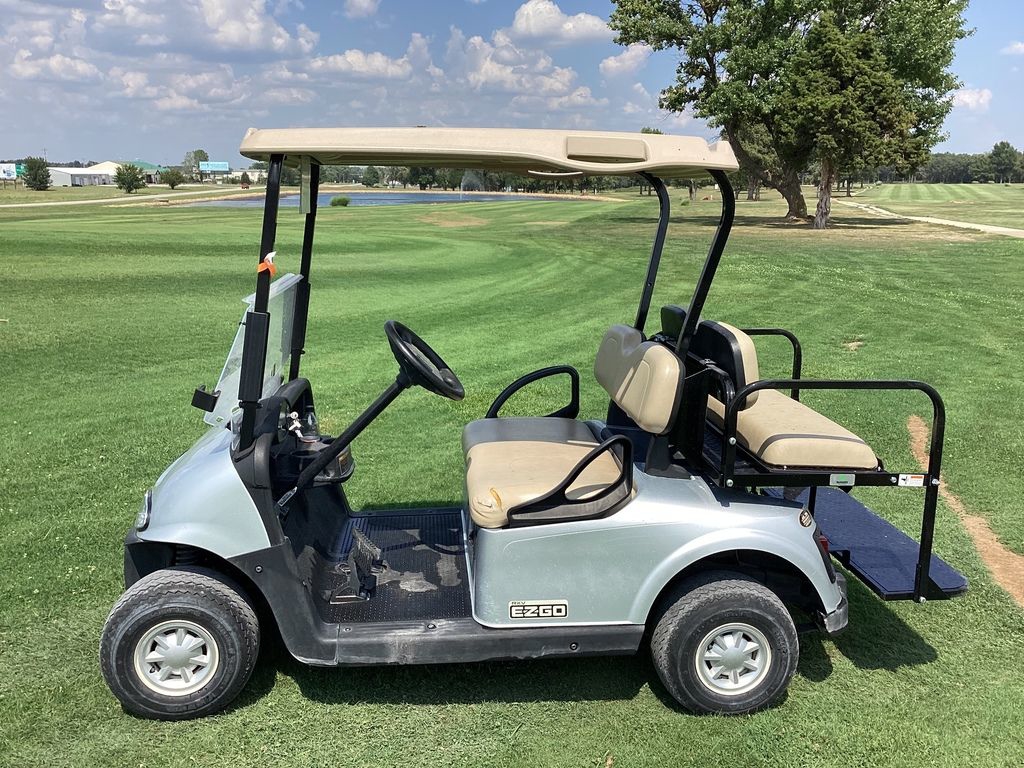 2018 E-Z-GO RXV | CartFinder