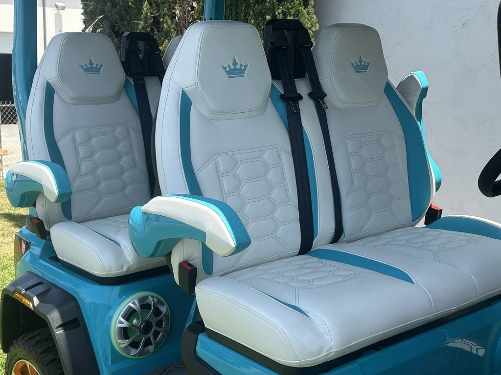 2025 Evolution D-Max XT4 | CartFinder