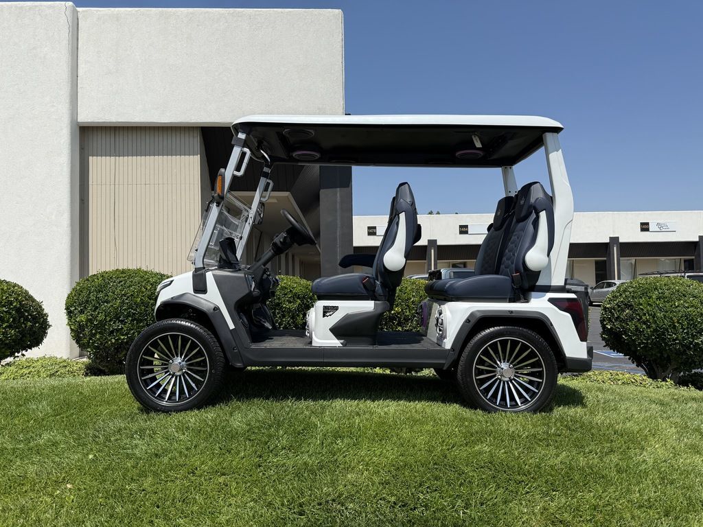 2025 Evolution D-Max GT4 | CartFinder