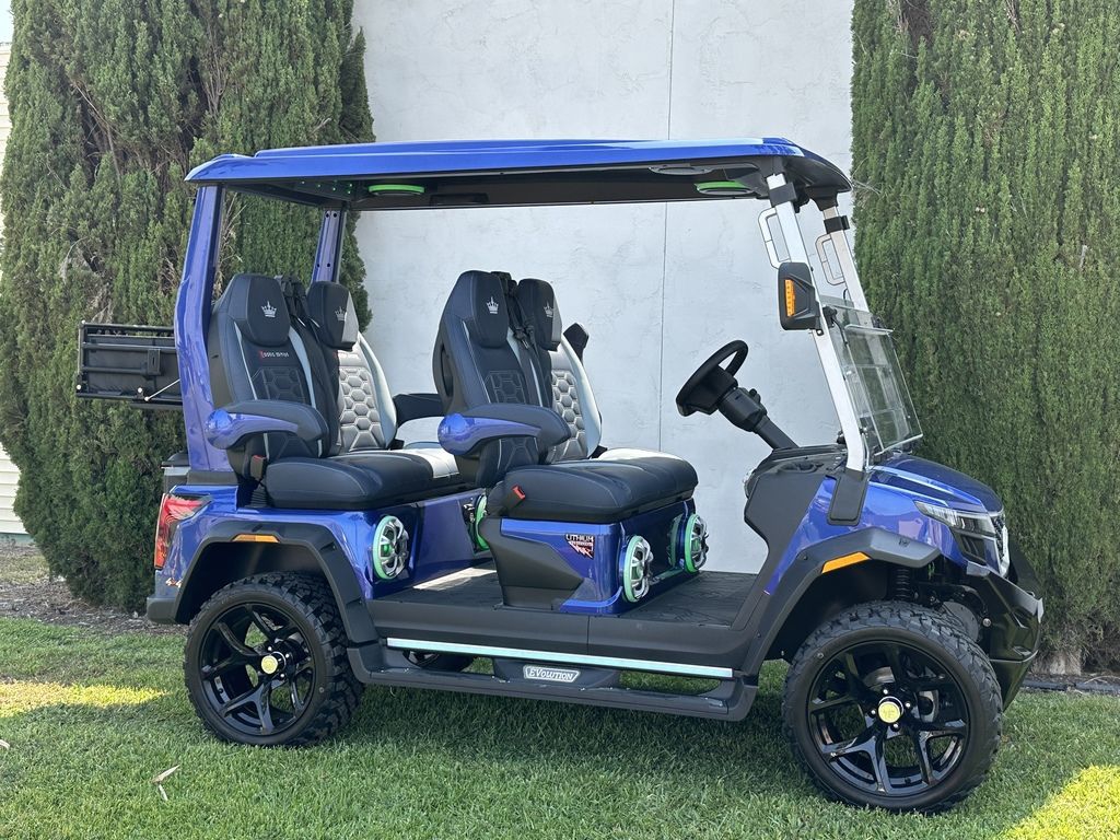 2025 Evolution D-Max XT4 | CartFinder