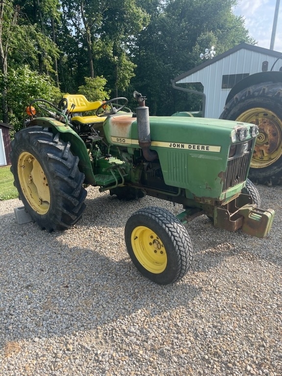 John Deere 950 Tractor - Pro Market Connections - Omaha, Nebraska 68152